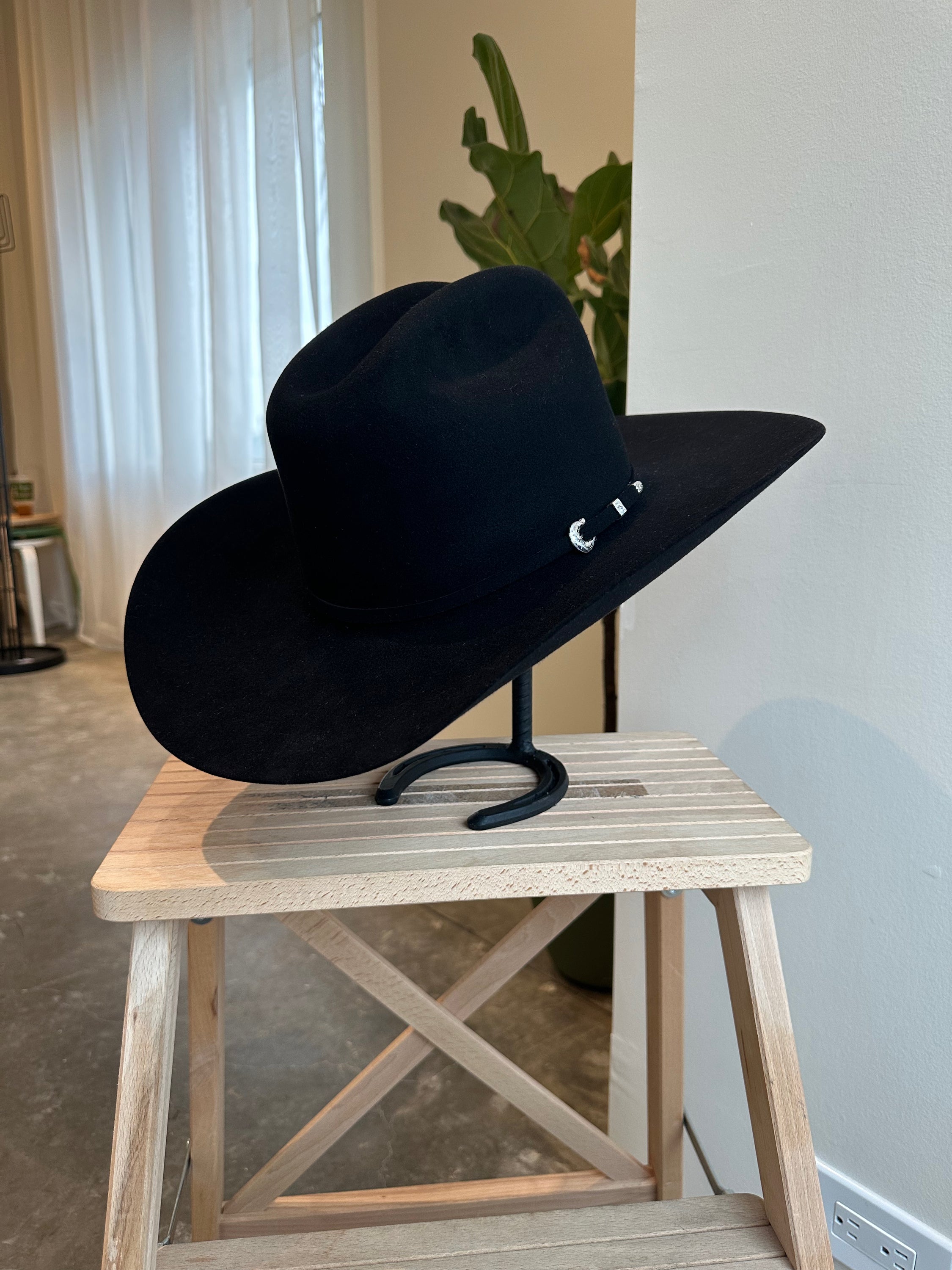 Charlie w/ Buckle | HANDED HERITAGE